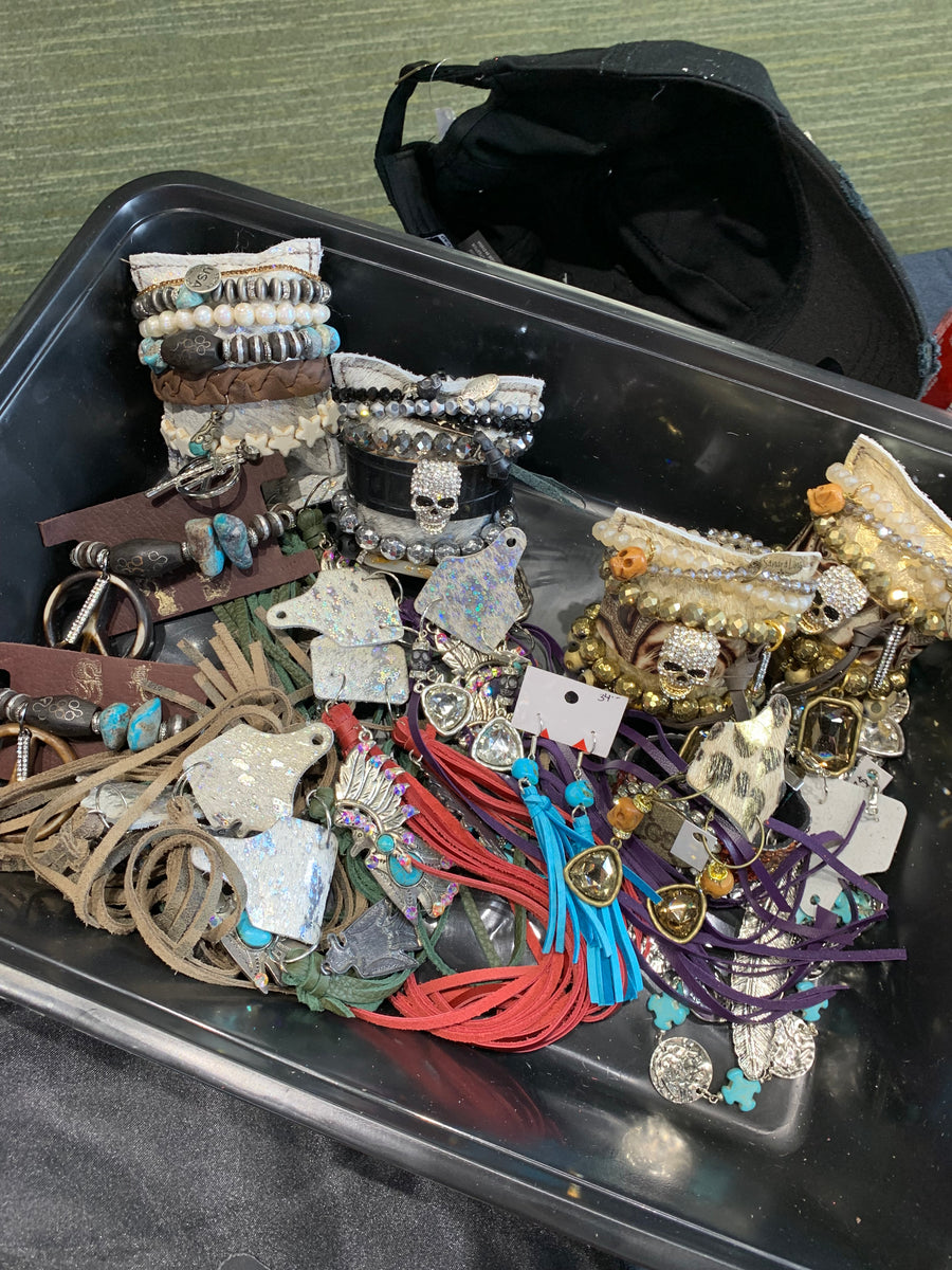 Chandler is LIVE From Sandra Ling With New Arrivals and SALE Items! – Style Babes