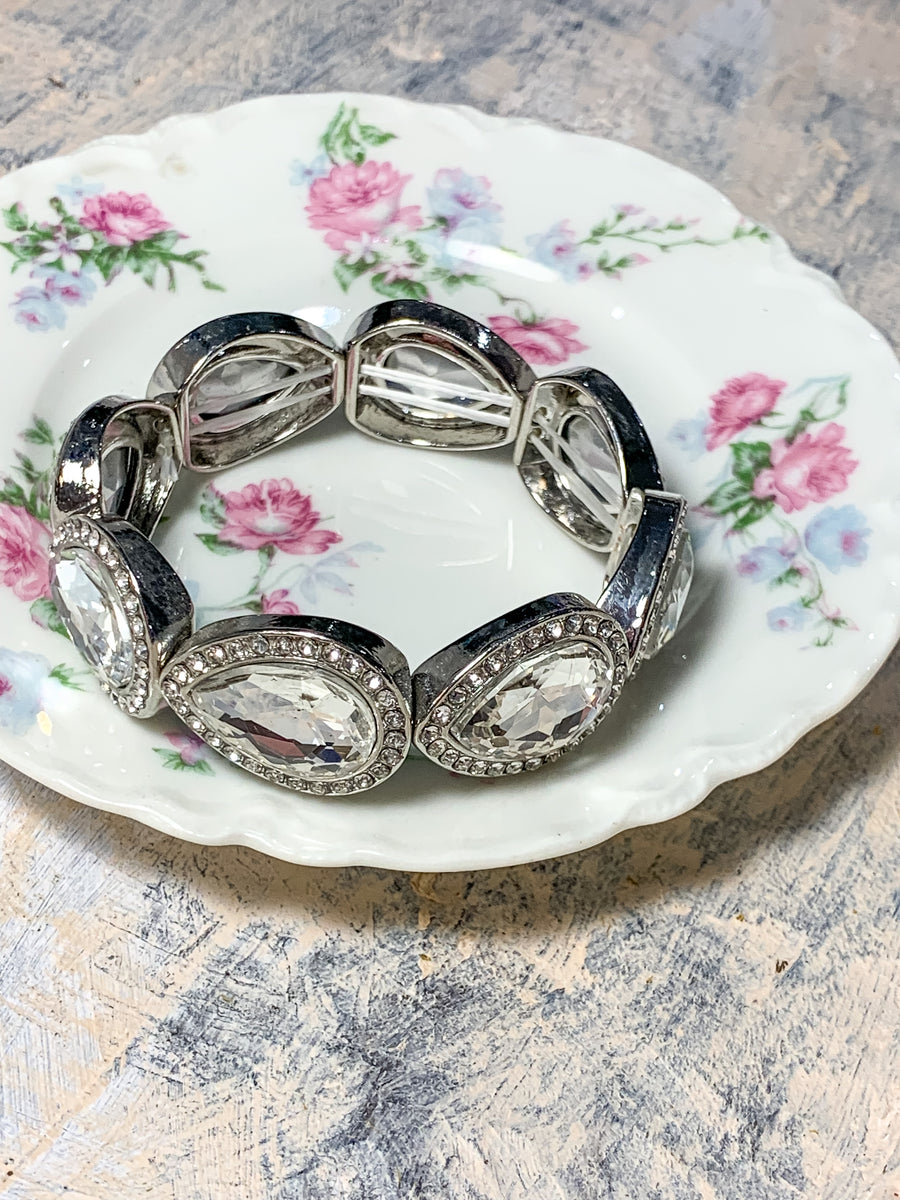 Kourtney Teardrop Pave Stretch Bracelet - Clear – Style Babes