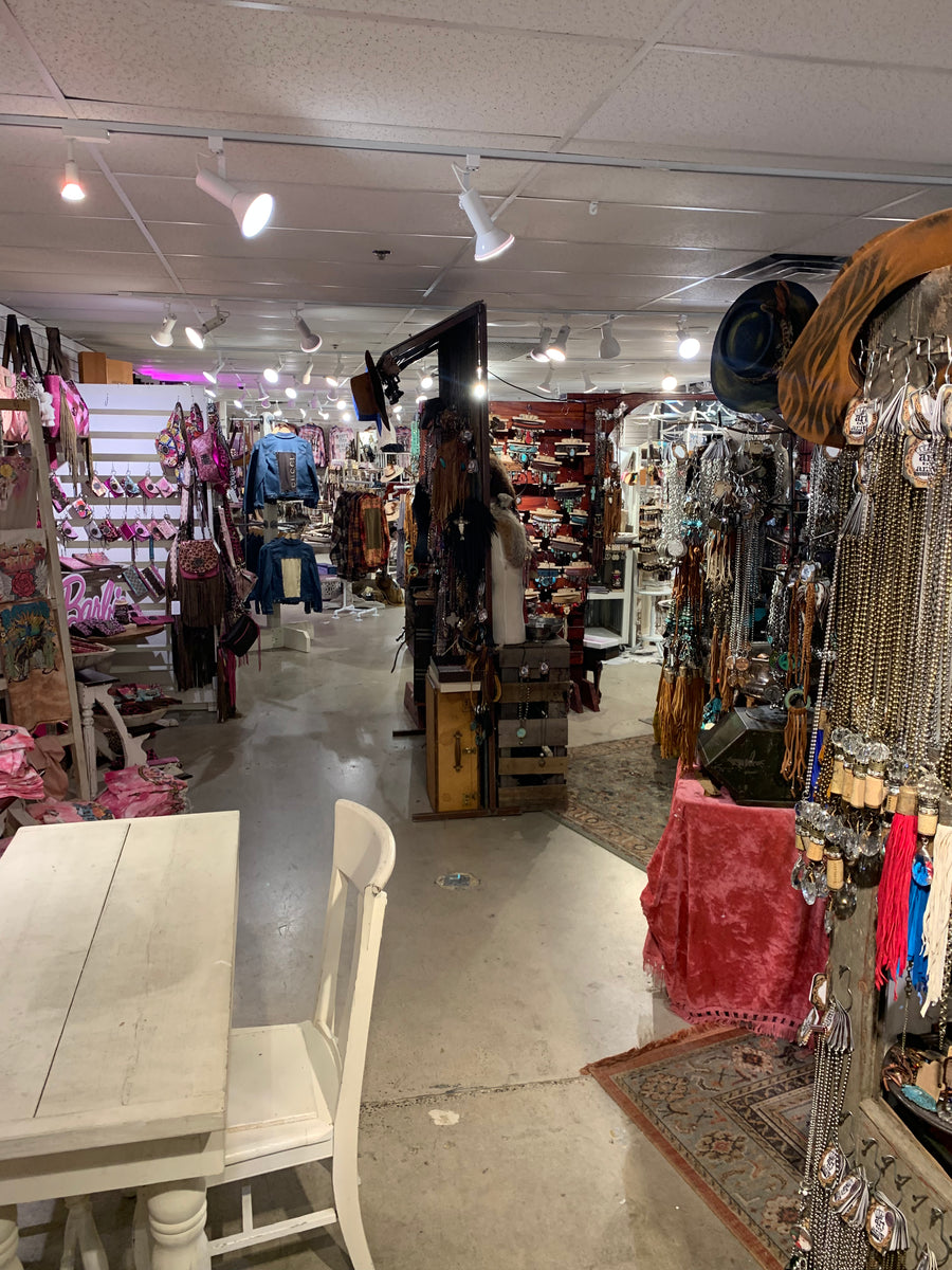 Chelsea is Going LIVE In 10 Minutes From KIG & Art By Amy! OMG New Cut ...